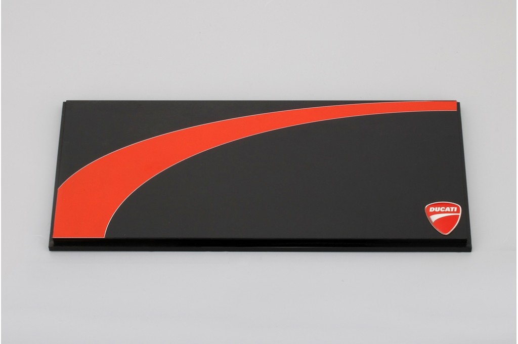TRUESCALE TSMAC0007 DUCATI Display Case Type I- Black - Boutique Auto ...