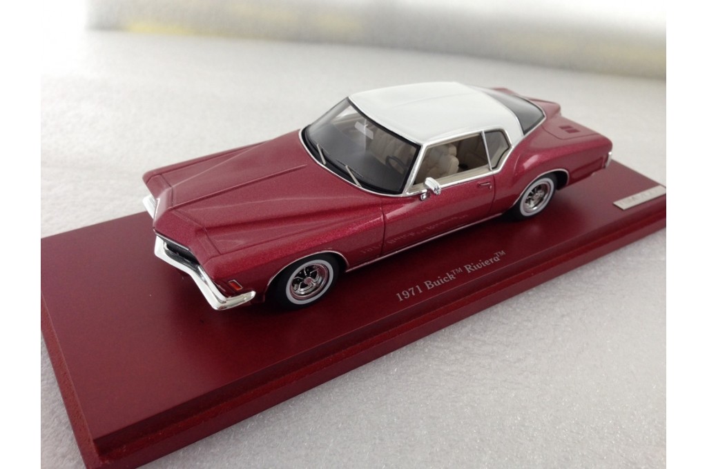 TRUESCALE TSM114333 BUICK Riviera Stratomist Blue 1971 - Boutique Auto ...